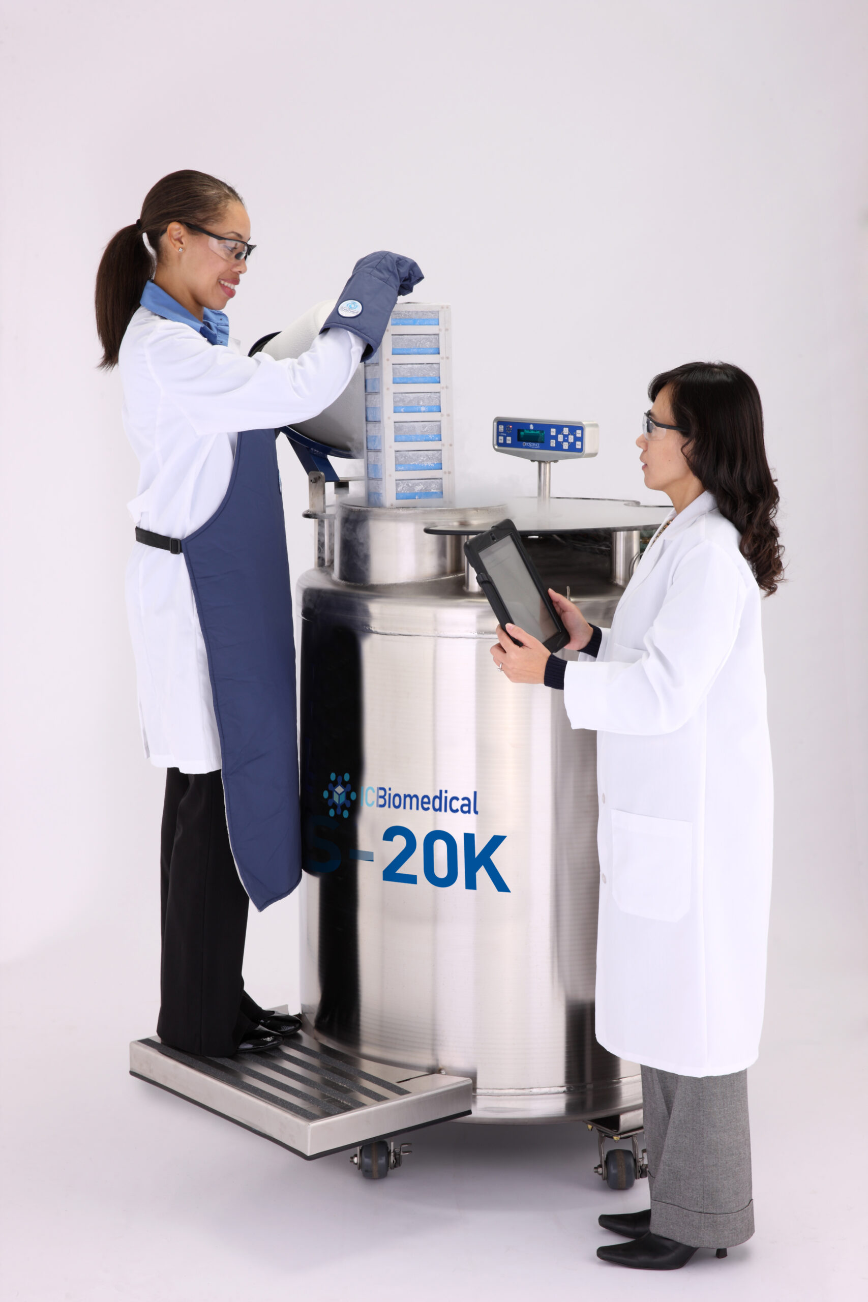 IC Biomedical LABS 20K LN2 Freezer System (Capacity: 19,500 x 2.0 ml ...