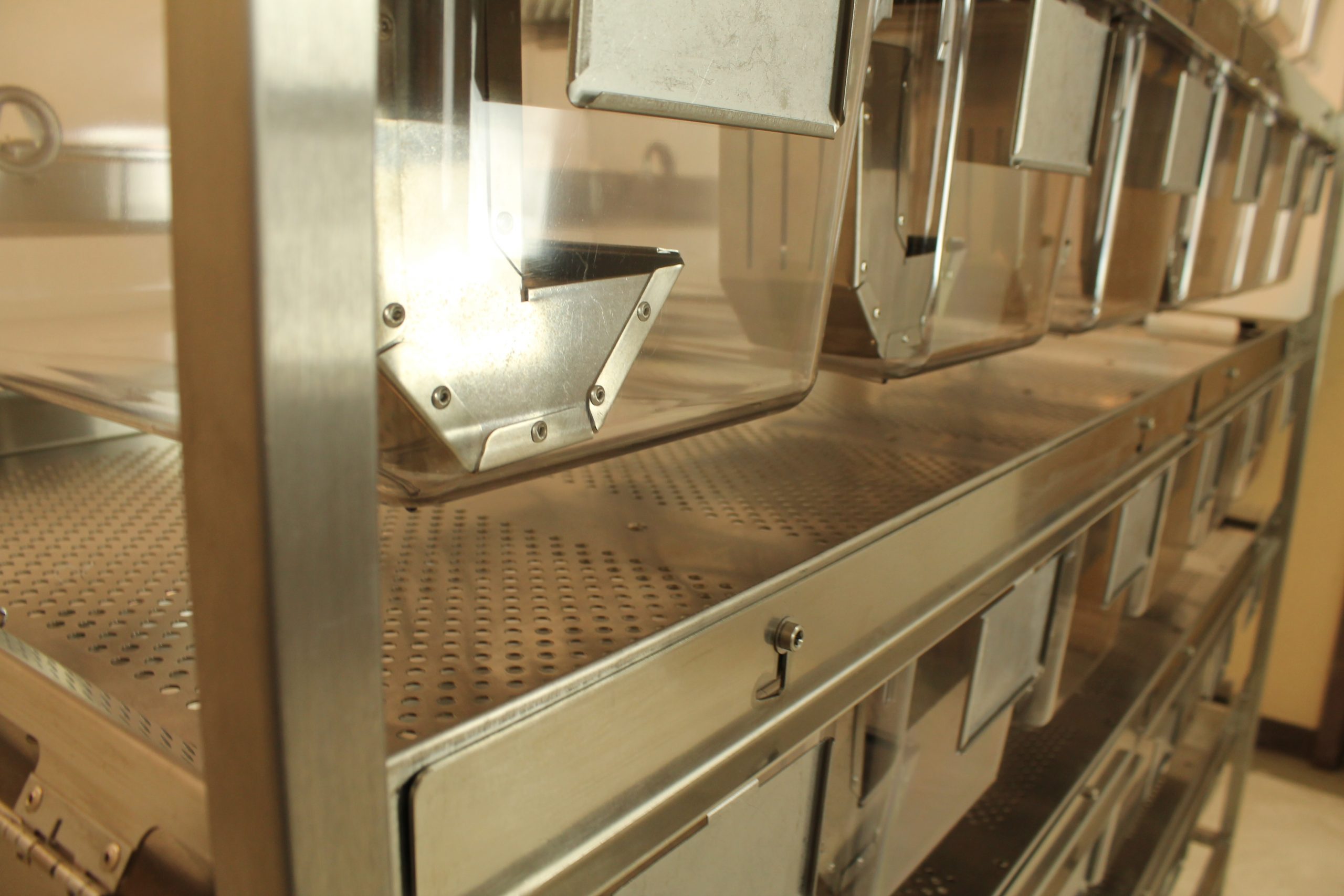 Rat Suspended Shelf Rack Static Caging Systems | LabRepCo, LLC